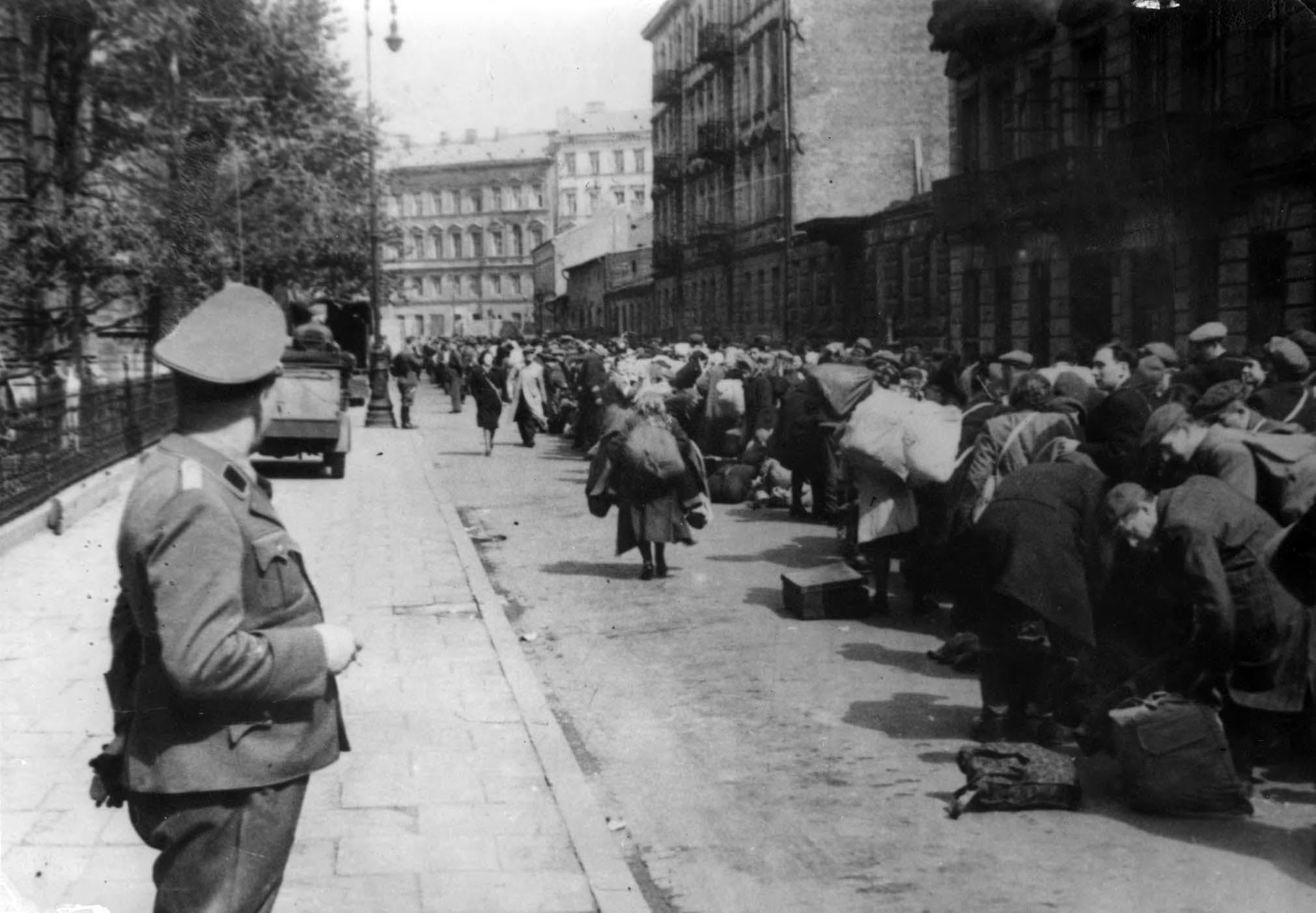 Warsaw Ghetto Uprising | The Holocaust: Key Topics
